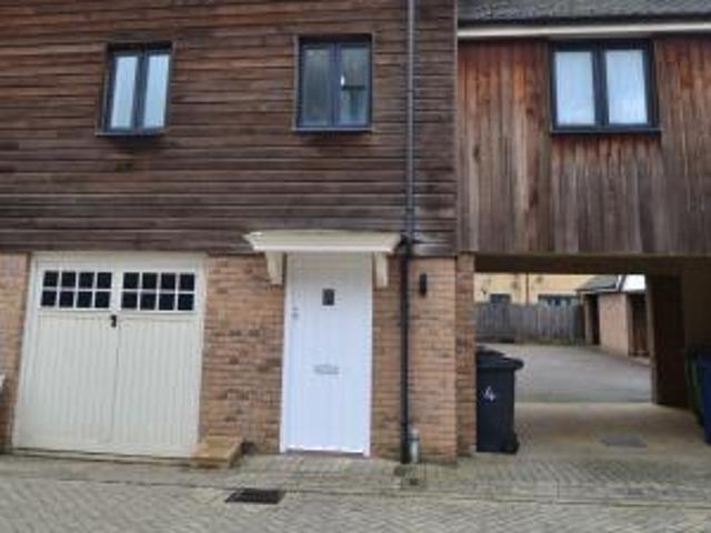3 bedroom Town house To Let