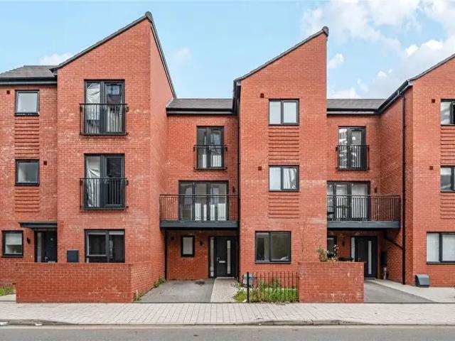3 Bedroom Town House To Rent In All Saints Road, Leicester, LE3