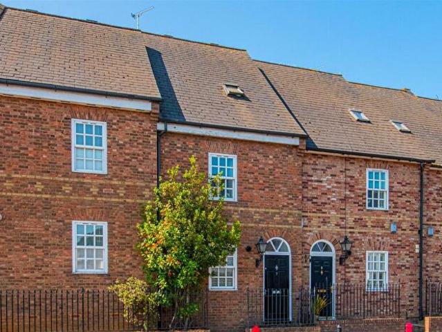 3 Bedroom Town House To Rent In Chicheley Cottages, Thrapston, Kettering, NN14