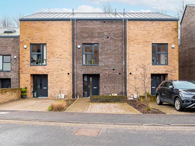 3 Bedroom Town House To Rent In Festival Court, City Centre, Glasgow, G51