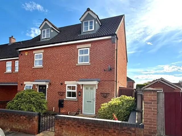 3 Bedroom Town House To Rent In Hawthorne Avenue Long Eaton, Long Eaton, Nottingham, Nottinghamshire, NG10
