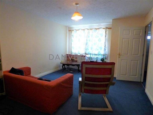 3 Bedroom Town House To Rent In Havelock Street, Leicester, LE2