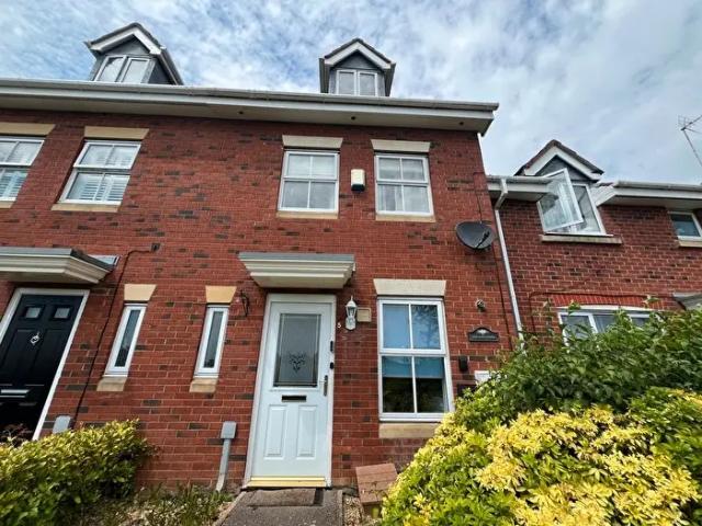 3 Bedroom Town House To Rent In Primrose Close, Corby, NN18