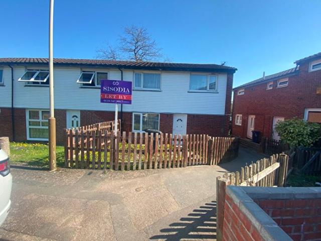 3 Bedroom Town House To Rent In Steele Close, Leicester, LE5