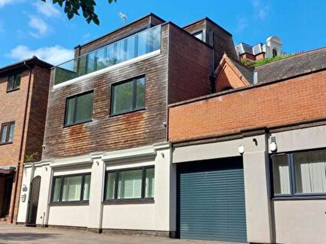 3 Bedroom Town House To Rent In Tennis Drive, Nottingham, NG7