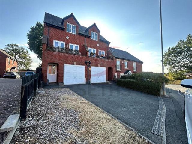 3 Bedroom Town House To Rent In Underwood Court, Glenfield, Leicester, LE3