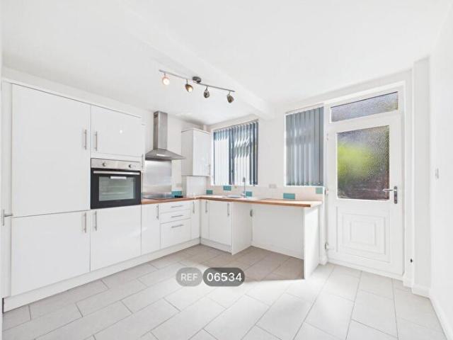 3 Bedroom Town House To Rent In Woolmer Road, Nottingham, NG2