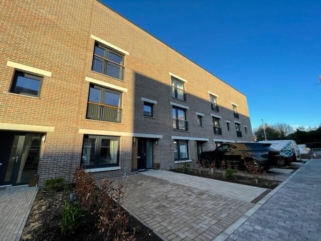 3 bedroom town house to rent