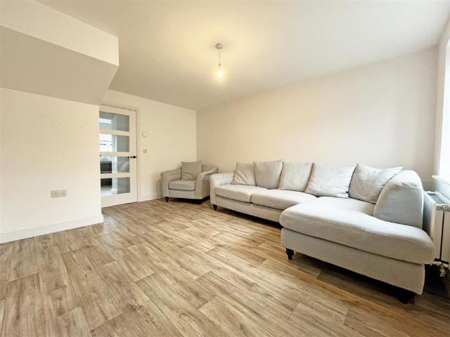 3 bedroom Town house to rent