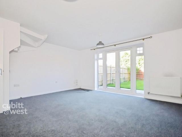 3 bedroom town house to rent