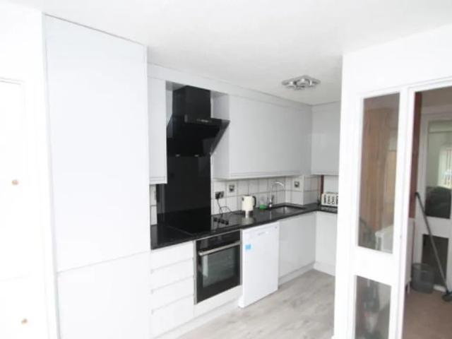 3 bedroom town house to rent