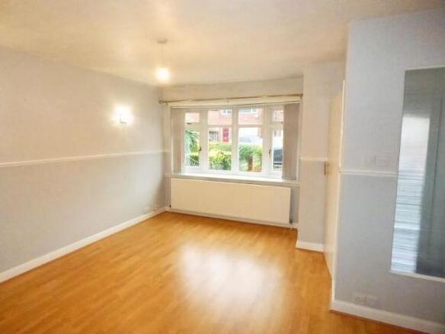 3 bedroom town house for sale in Thornton Gardens, Leeds, West Yorkshire, LS12