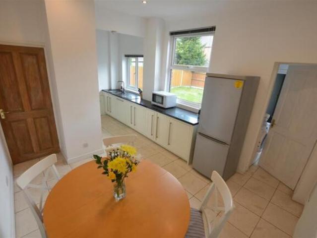 3 bedroom town house for sale in The Avenue, Hartshill, Stoke On Trent, ST4