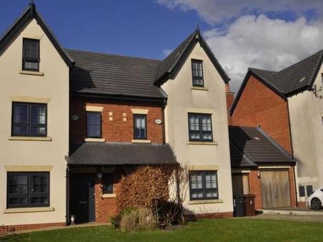 3 bedroom town house for sale in The Fairways Dukinfield SK16