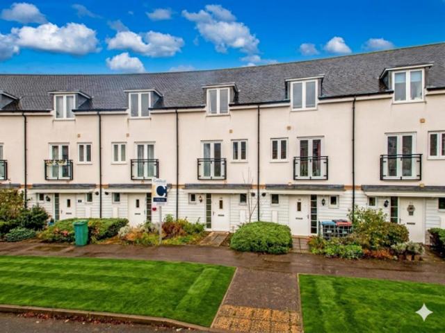 3 bedroom town house for sale in Top Fair Furlong, Redhouse Park, Milton Keynes, MK14