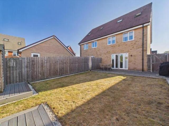 3 bedroom town house for sale in Vale View Road, Sproughton, IP8