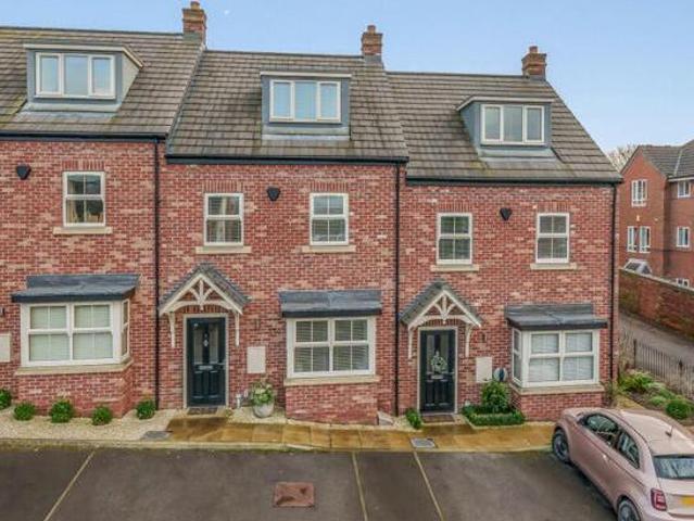 3 Bedroom Town House For Sale In Wakefield