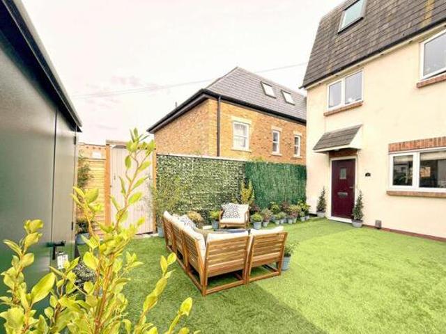 3 Bedroom Town House For Sale In Wimbledon