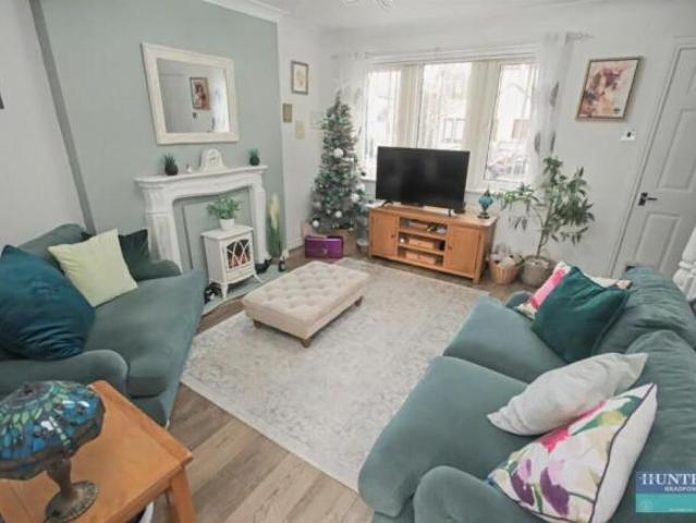 3 bedroom town house for sale in Winchester Gardens Bradford, BD4 8UJ, BD4