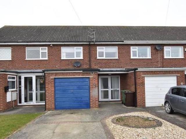 3 bedroom town house for sale in Woodhall Drive Waltham DN37