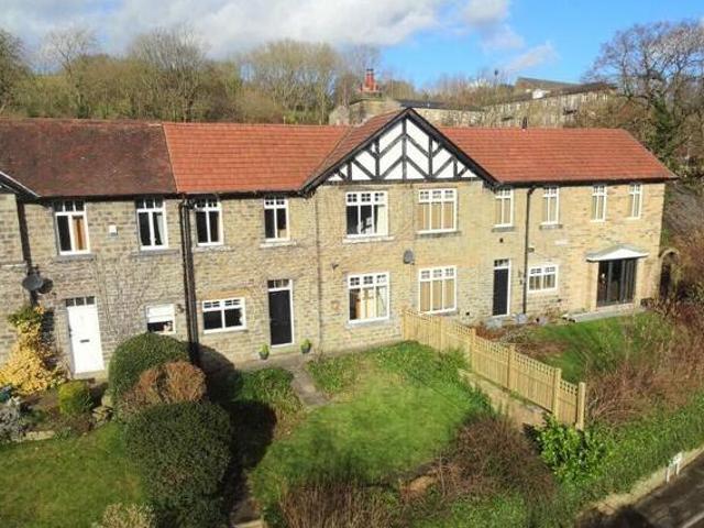 3 Bedroom Town House For Sale In Almondbury Common, Huddersfield