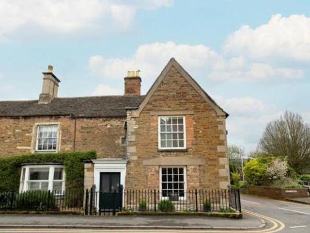 3 Bedroom Town House For Sale In Alwyne Close