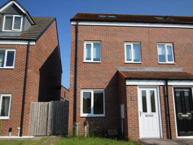 3 Bedroom Town House For Sale In Amble