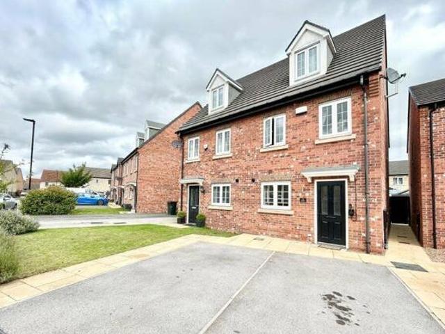 3 Bedroom Town House For Sale In Auckley, Doncaster