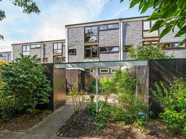 3 Bedroom Town House For Sale In Berkshire