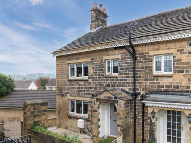 3 Bedroom Town House For Sale In Bingley, West Yorkshire