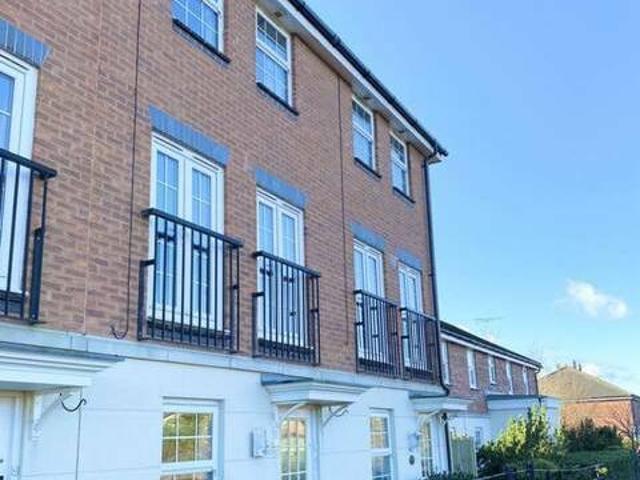3 bedroom town house for sale in Birchall Close Stapeley Nantwich Cheshire CW5