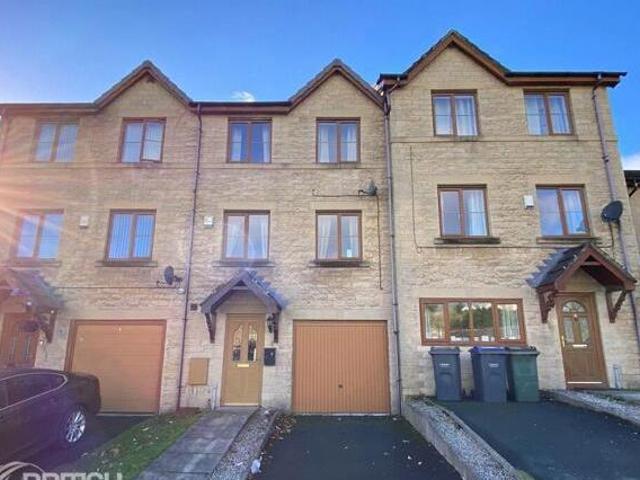 3 Bedroom Town House For Sale In Bradford, West Yorkshire