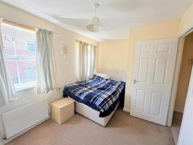 3 bedroom town house for sale in Brize Avenue Kingsway, Gloucester, GL2