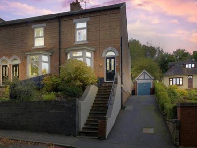 3 Bedroom Town House For Sale In Burton on trent, Staffordshire