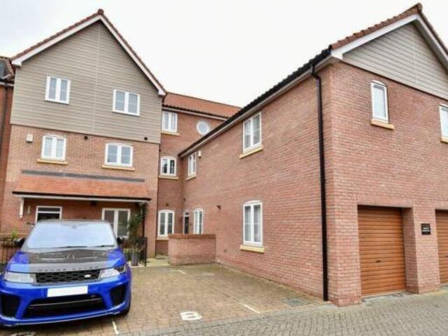 3 Bedroom Town House For Sale In Burton Waters
