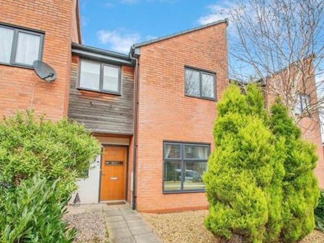 3 Bedroom Town House For Sale In Bury, Greater Manchester