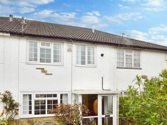 3 Bedroom Town House For Sale In Calverley, Pudsey