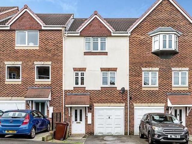 3 Bedroom Town House For Sale In Castleford