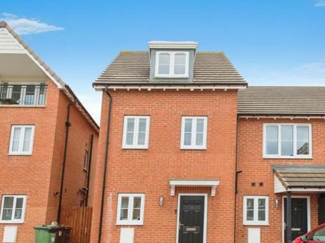 3 Bedroom Town House For Sale In Castleford