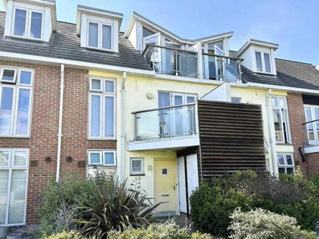 3 Bedroom Town House For Sale In Chatham, Kent