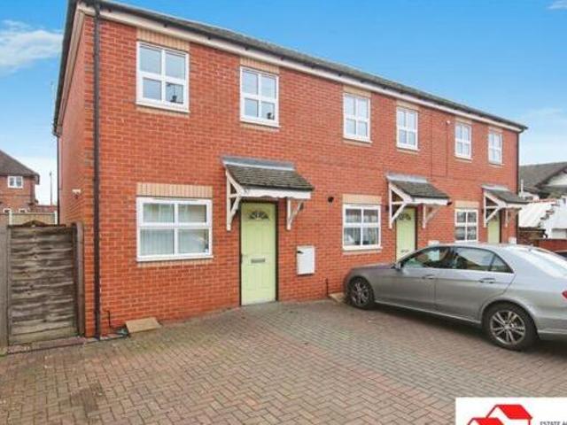3 Bedroom Town House For Sale In Chesterton