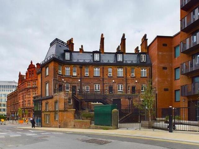 3 Bedroom Town House For Sale In Cross Burgess Street