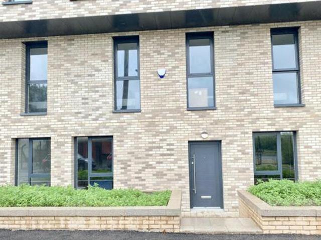 3 Bedroom Town House For Sale In Duncan St, Salford