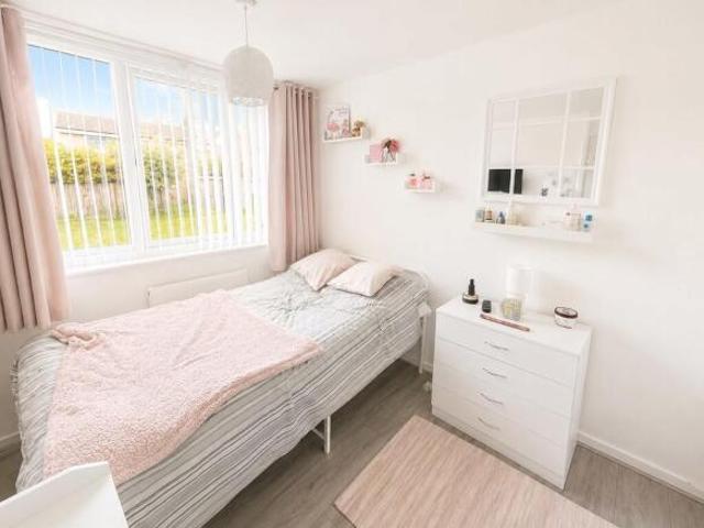 3 bedroom town house for sale in Eskdale Rise, Allerton, Bradford, BD15