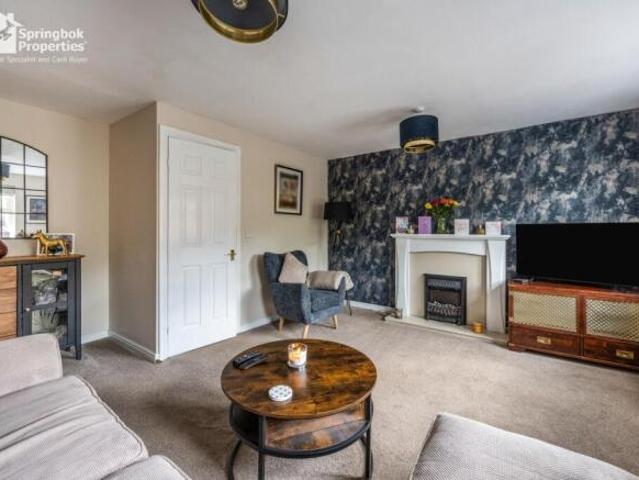 3 bedroom town house for sale in Farnley Road, Balby, Doncaster, South Yorkshire, DN4