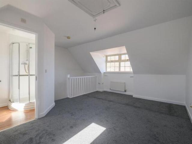 3 bedroom town house for sale in Fell Grove, Huddersfield, HD2