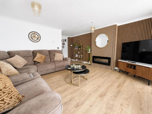 3 bedroom town house for sale in Finney Drive, Grange Park, Northampton NN4
