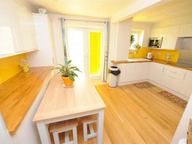 3 bedroom town house for sale in Fourlands Gardens, Idle, Bradford, BD10
