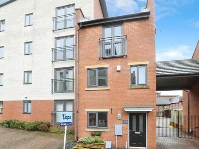 3 Bedroom Town House For Sale In Hanley, Stoke on trent