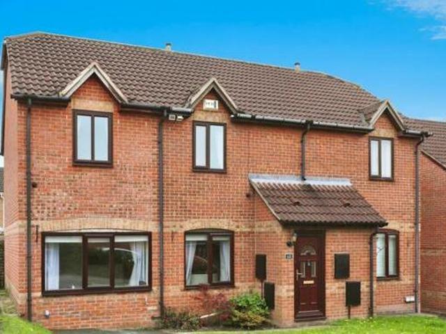 3 Bedroom Town House For Sale In Harlington